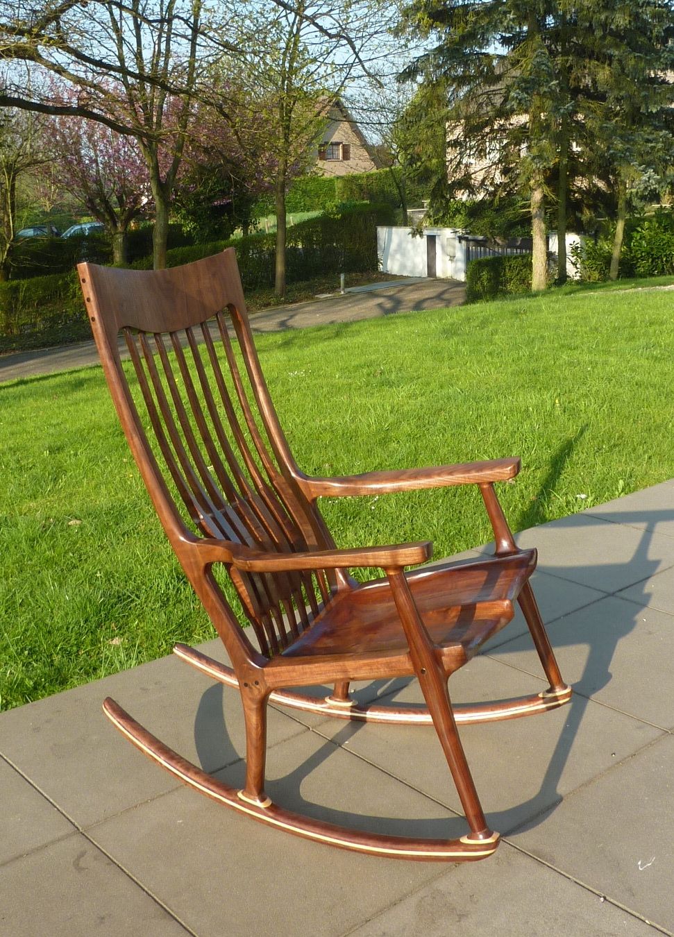 A short Maloof style rocking chair - FineWoodworking